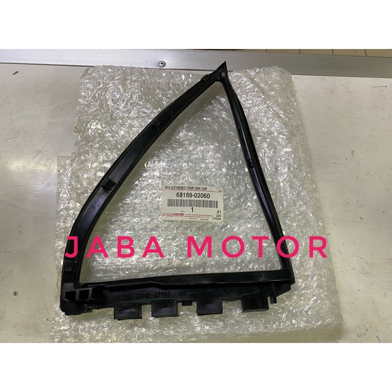 Jual Karet segitiga kaca belakang corolla altis old 2002-2007 kiri ...