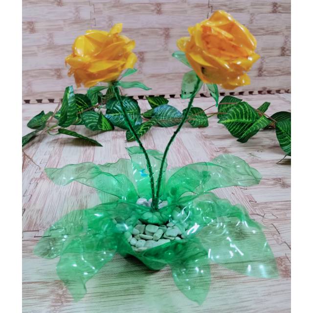 Jual Kerajinan tangan Bunga daur ulang botol bekas hiasan rumah unik ...