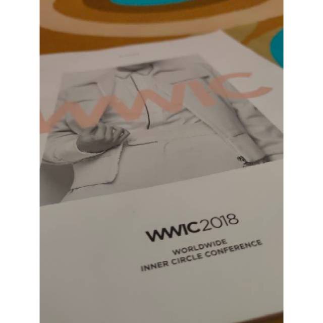Jual WWIC 2018 PHOTOBOOK [LIMITED EDITION] - LEE SEUNGHOON Ver ...