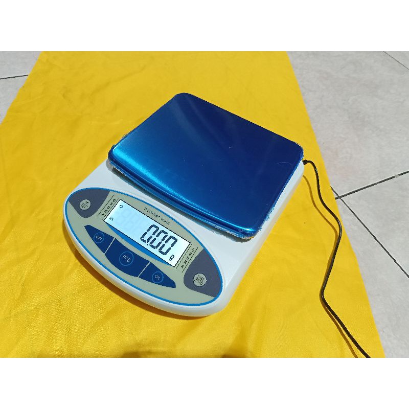 Jual Timbangan emas 3 kg ( 3000 gram ) 0.01 gram osuka | Shopee Indonesia