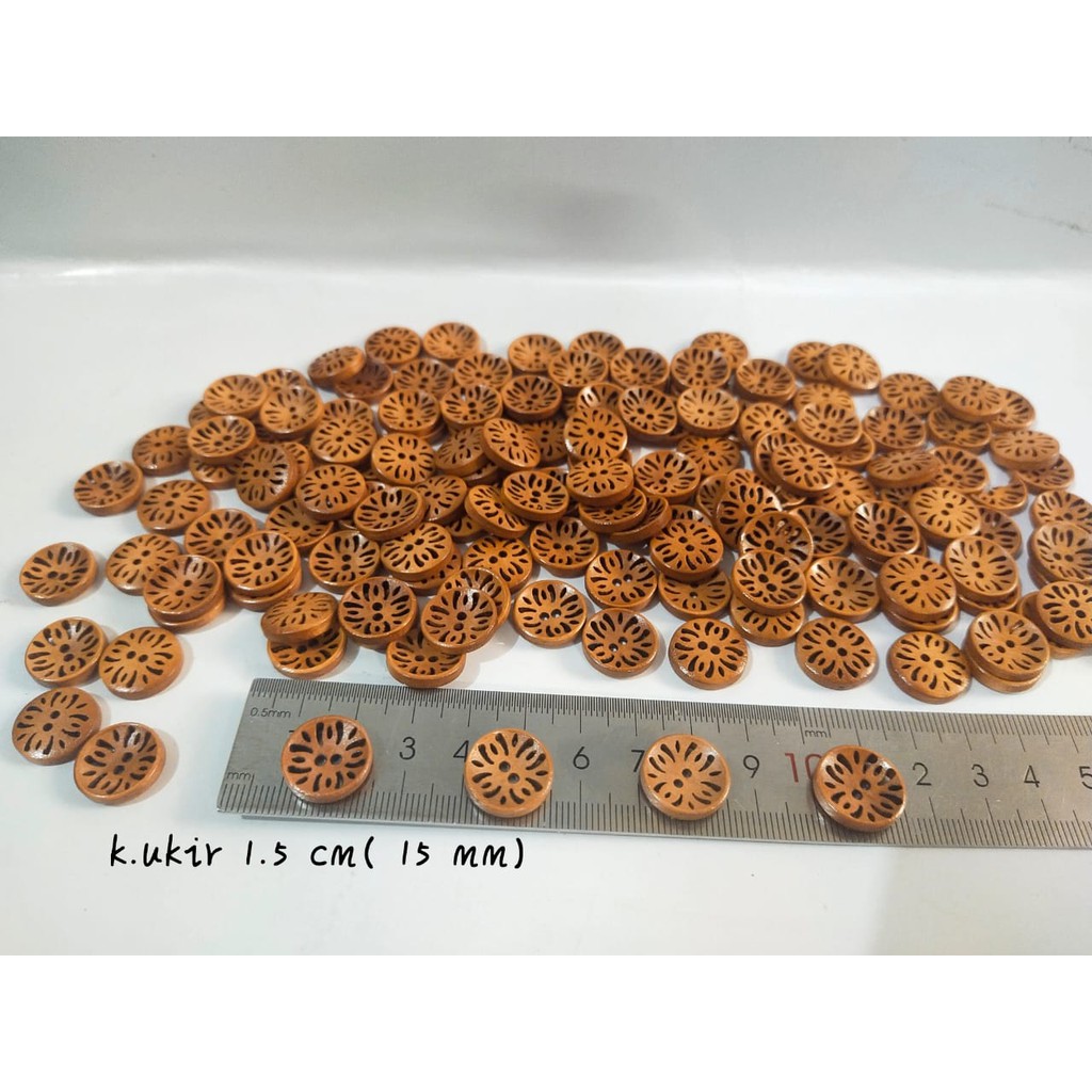 Jual Kancing kayu Ukir diameter 15mm -18mm -20mm -15mm/cm Isi12 pcs ...