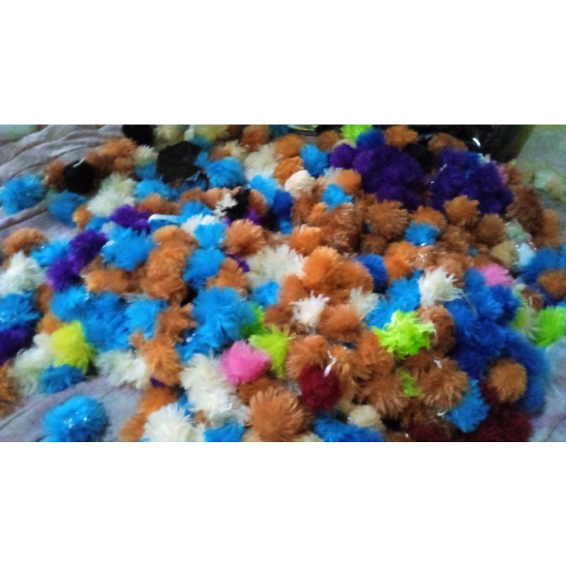 Jual POMPOM - gantungan tas pom pom bulat bulu Murah | Shopee Indonesia
