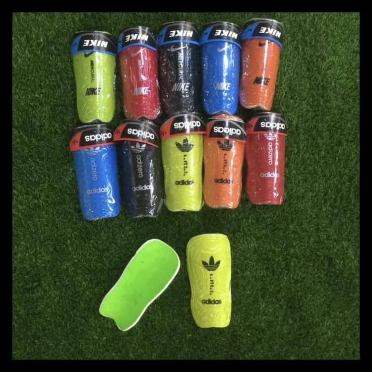Jual Emboss Deker Shin Guard Bola Futsal Emboss Adidas Nike Puma Kode ...