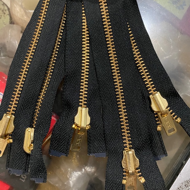 Jual Resleting jaket jeans YKK kuningan gold / zipper gigi besi YKK per ...