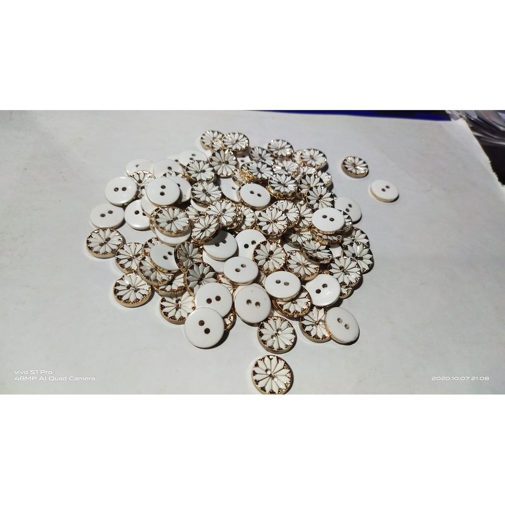 Jual Kancing Corak Motif - Kancing Motif Bunga - Isi 50 Kancing Baju ...