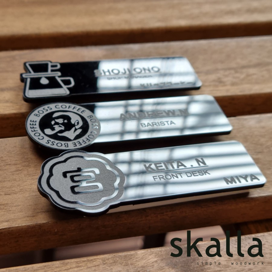 Jual name tag akrilik acrylic contour badge papan nama dada nametag ...