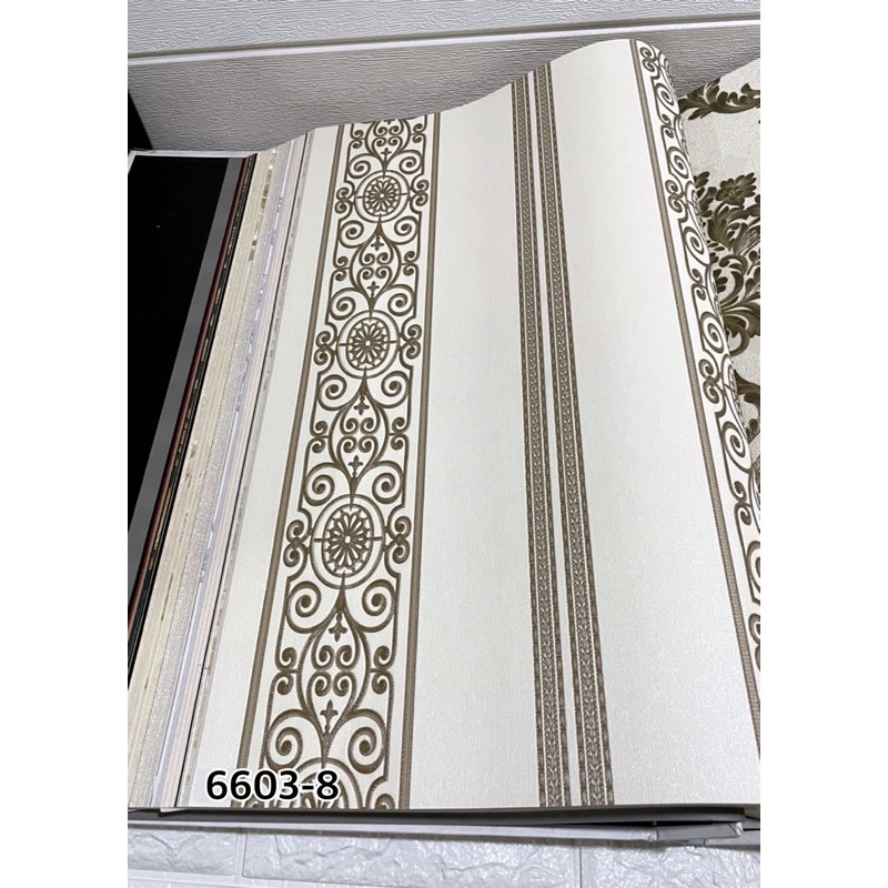 Jual Wallpaper Dinding Garis Stripe Batik Klasik Putih Merah Gold ...