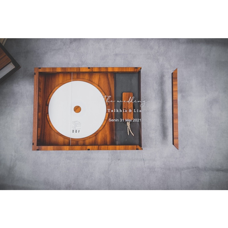 Jual WOODEN DISC BOX ( 1 DISC ) + FLASHDISK KAYU / USB KAYU CUSTOM ...