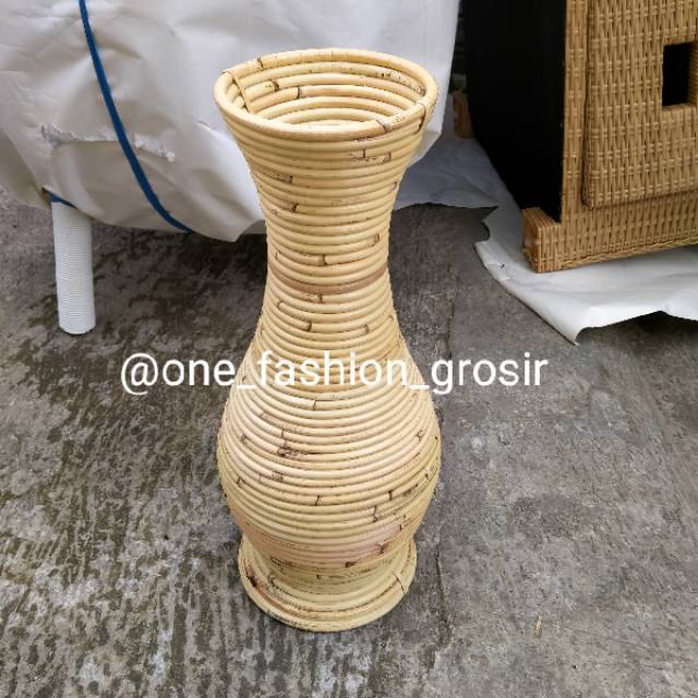 Jual Guci Rotan / Vas bunga rotan Tinggi 50cm | Shopee Indonesia