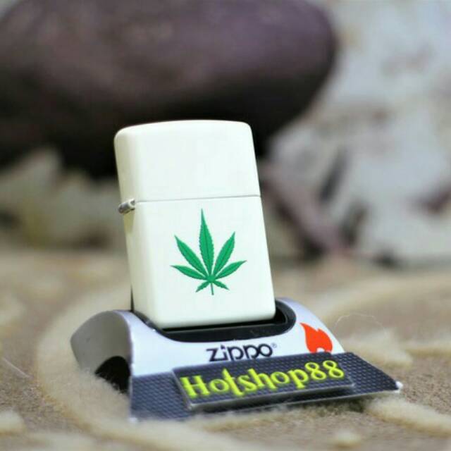 Jual Zippo original weed leaf design | Shopee Indonesia