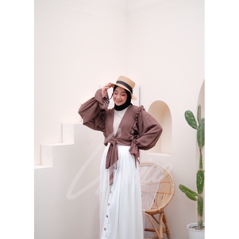 Jual CLASSY OUTER ( crop outer ruffle ) | Shopee Indonesia
