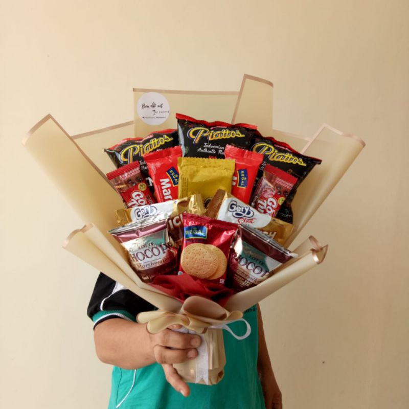 Jual BUCKET SNACK / Bucket Makanan / Kado Wisuda / Buket Snack | Shopee ...