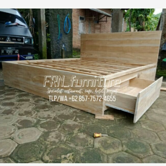 Jual Divan/tempat tidur bahan full kayu jati solid warna finishing ...