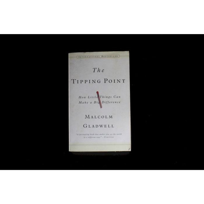 Jual The Tipping Point by Malcolm Gladwell - Back Bay Books. BUKU IMPOR ...