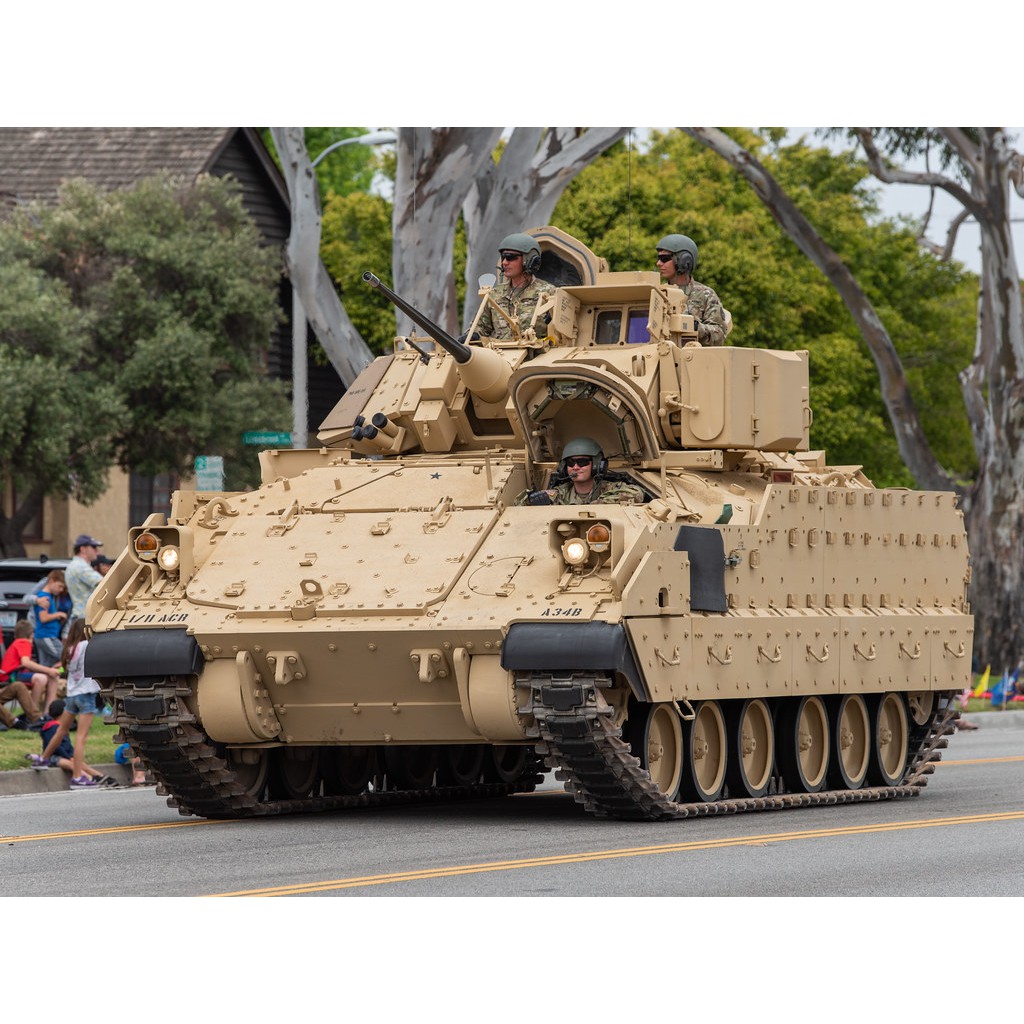 Jual M2 A2 Bradley OIF Operation Iraqi Freedom US M2A2 - Model Kit ...