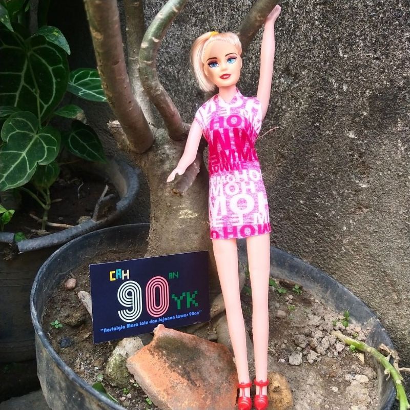 Jual Boneka BARBI Besar 26cm Imut Lucu Aneka Warna. Mainan BERBI Jadul ...
