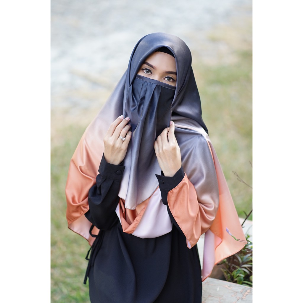 Jual AZMAH-LAZIFA SQUARE | Shopee Indonesia