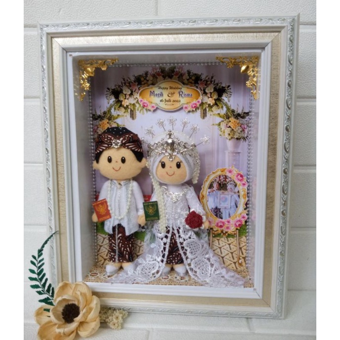 Jual Frame Boneka Wedding Potrait | Kado Wedding | ukuran 23x27 & 25x30 ...