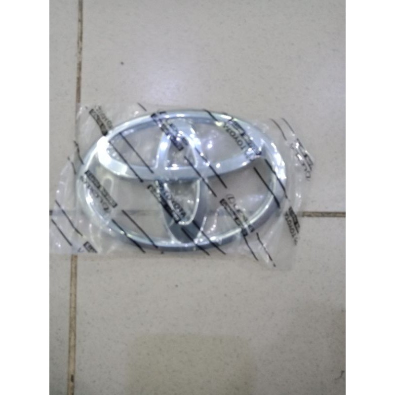 Jual emblem logo toyota innova lama avanza 75311-0K030 | Shopee Indonesia