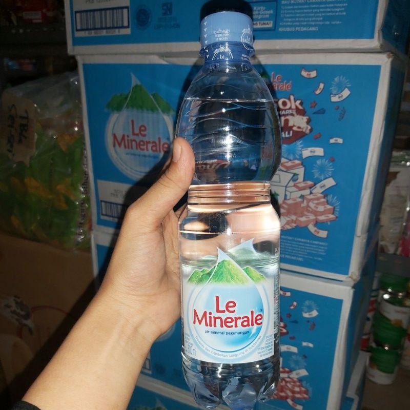 Jual le mineral botol 600 ml | Shopee Indonesia