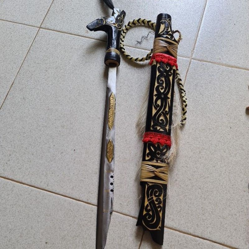 Jual MANDAU KHAS SUKU DAYAK PANJANG 65.cm MANDAU KHAS SUKU DAYAK ...