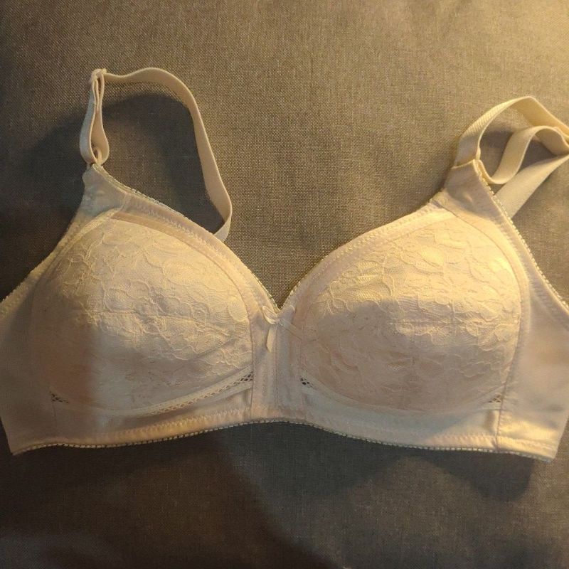 Jual bra exclusive size 34,minus noda kuning dikit ddlm cup | Shopee ...