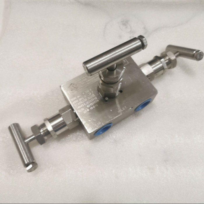 Jual Manifold Valve 3way 1/2" FXF NPT 6000PSI SS316 HM45 HEX VALVE ...
