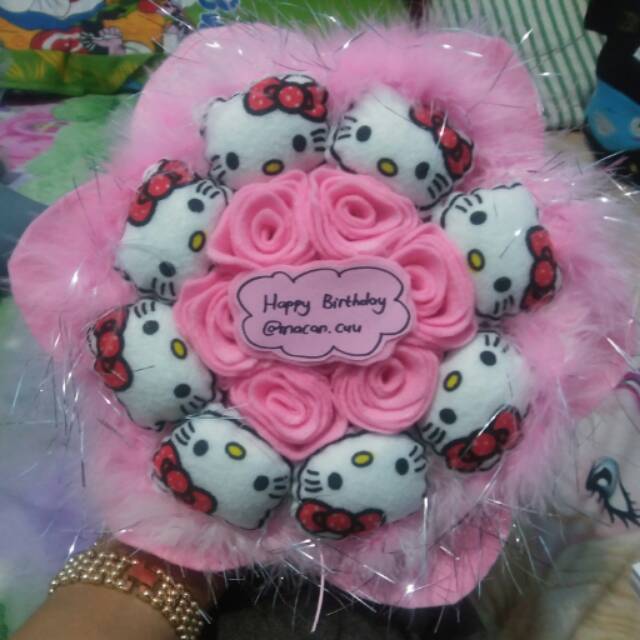 Jual Bucket bunga boneka hello kitty full 1 layer bisa request ucapan ...