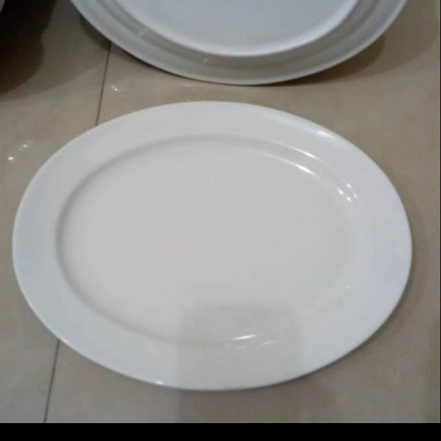 Jual Piring Lodor Keramik Oval / Lodor Piring Keramik Oval Putih 31x24 ...