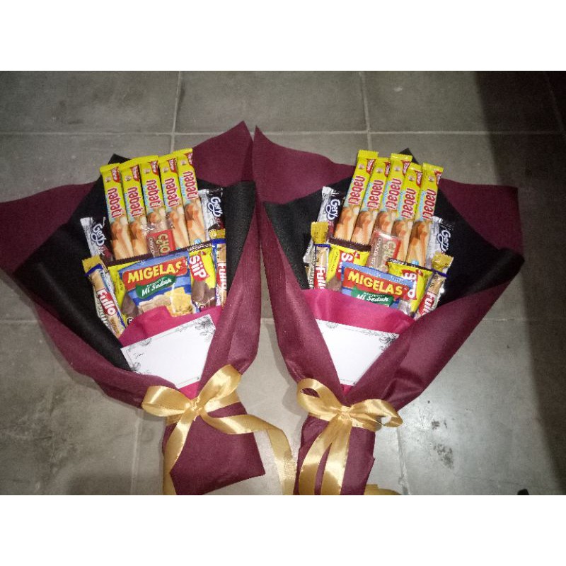 Jual Buket snack ekonomis untuk ultah atau wisuda | Shopee Indonesia