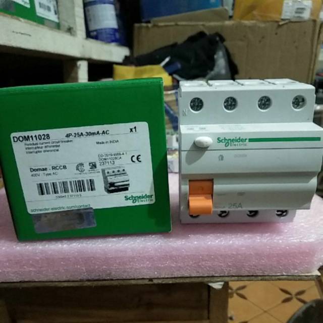 Jual RCCB/ElCB schneider domae 4P 25A 30mA/4P 25A 300MA | Shopee Indonesia