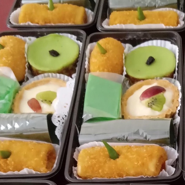 Jual SNACK BOX KUE BASAH JAJANAN PASAR PAKETAN SNACK ACARA RAPAT ARISAN ...