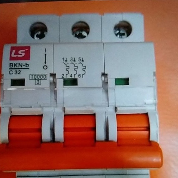Jual mcb LS 32A 3P 10ka BKN -B 32A 3p (16A dan 32A) | Shopee Indonesia