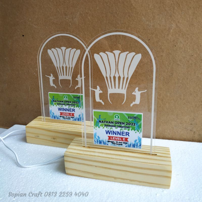 Jual Plakat Piala Badminton Akrilik Lampu Menyala | Shopee Indonesia