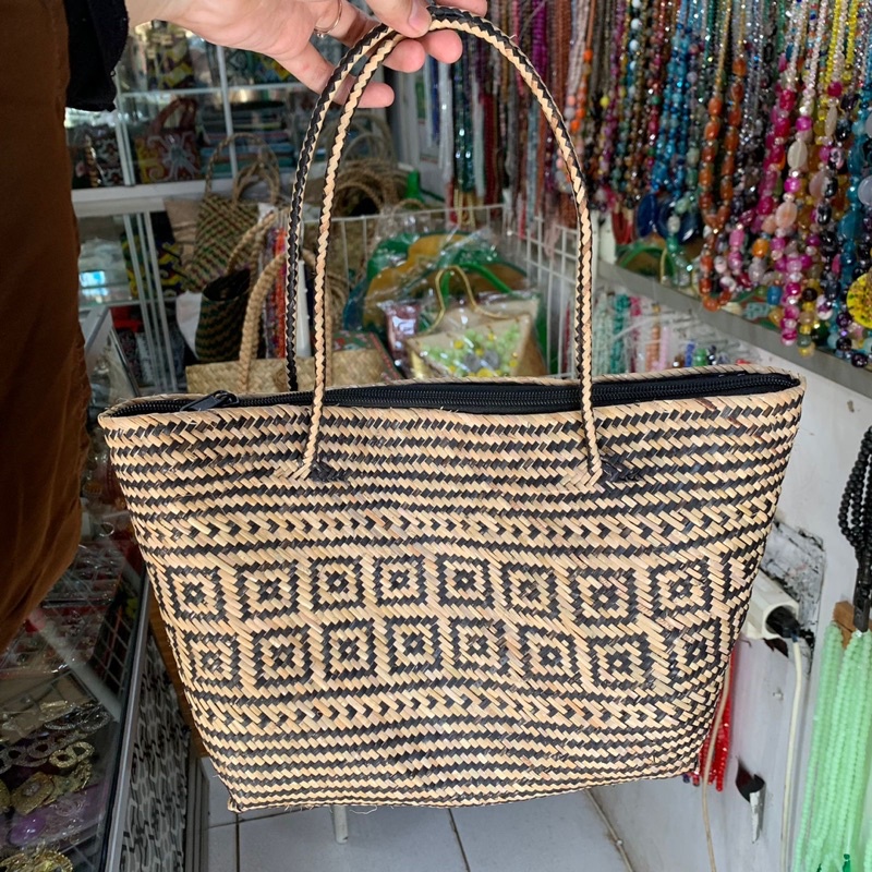 Jual Tas Anyaman Rotan Khas Kalimantan Bepuring resleting | Shopee ...