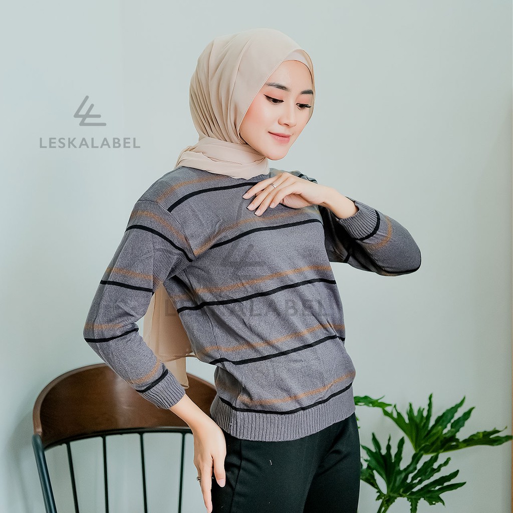 Jual Sweater Rajut Wanita Korea Moura Outer Cewek Salur Garis | Shopee ...