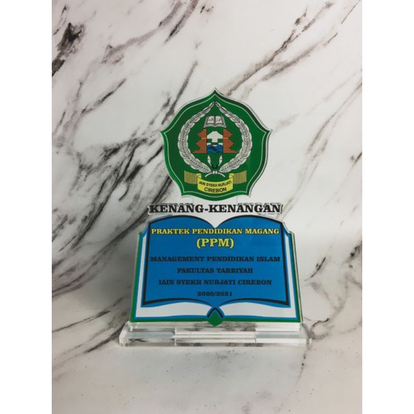 Jual plakat custom termurah /plakat akrilik/piagam penghargaan/suvenir ...