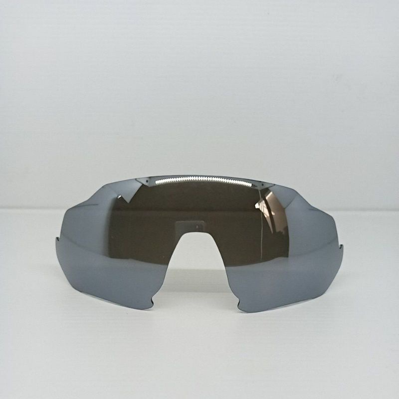 Jual Oakley flight jacket silver titanium polarized lens | Shopee Indonesia