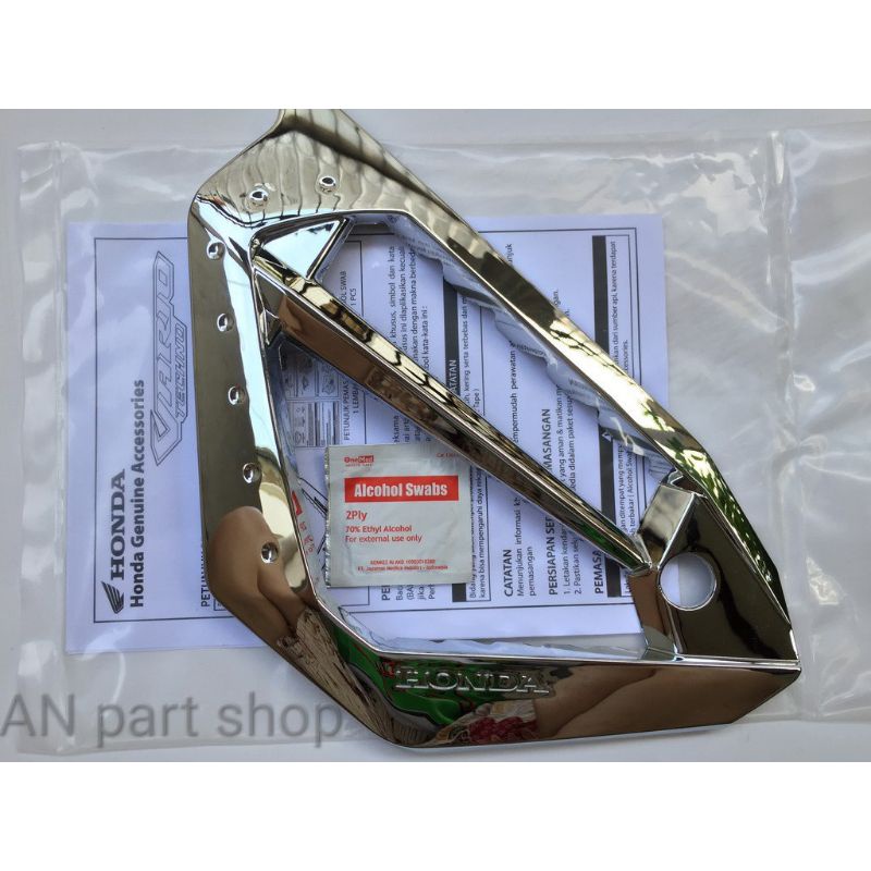 Jual Garnish Cover Tutup Radiator Vario 125 150 eSP LED Original Honda ...