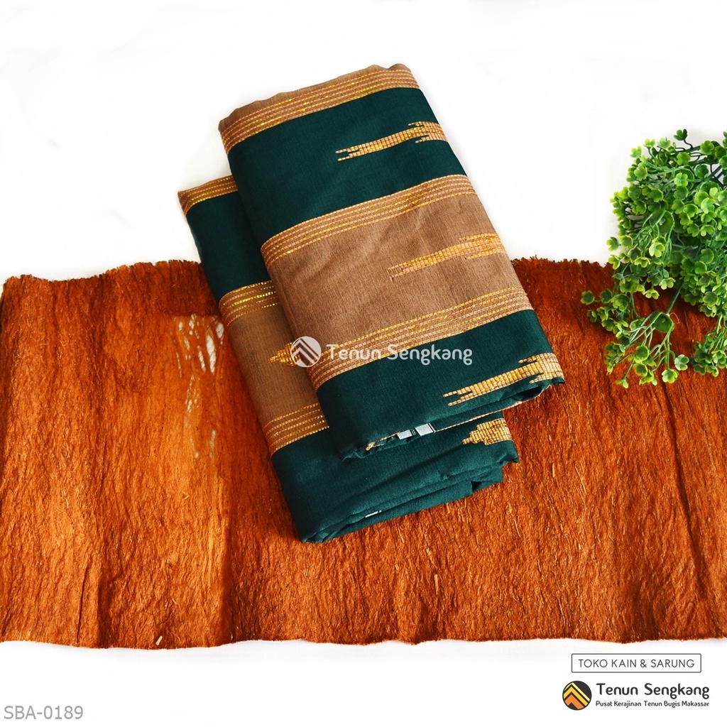 Jual Sarung Bugis Sutra Makassar Tenun Asli Hijau Krem - Athirah by ...