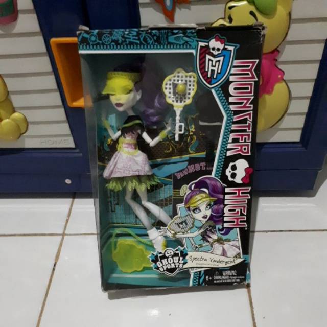 Jual R2 22A Barbie - Monster high Ghoul sports Spectra Vondergeist ...