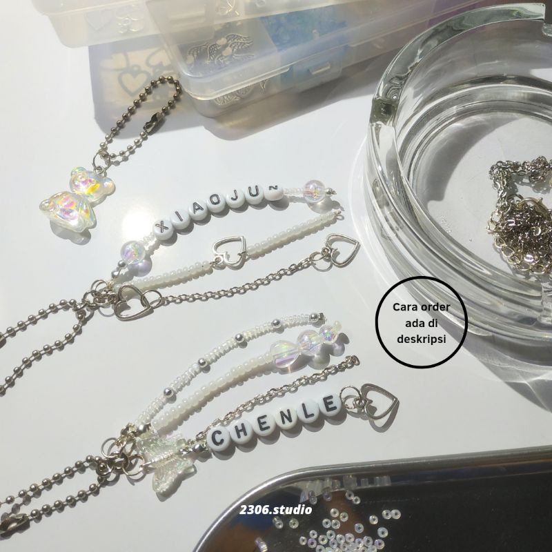 Jual 2306.studio | [KWC] custom name keyring white crystal beads ...
