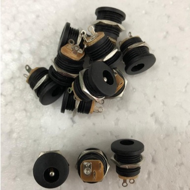 Jual Socket DC Soket Power IN Bulat 5.5mm x 2.5mm Mount Box Jack Female ...
