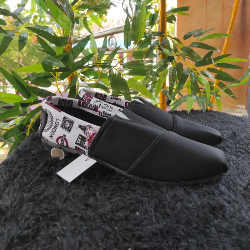 Jual sepatu wakai motif | Shopee Indonesia