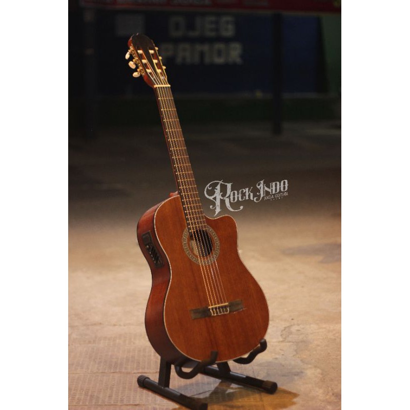 Jual Gitar Cowboy Classic Akustik Elektrik CGC 100 NS Murah jogjakarta | Shopee Indonesia
