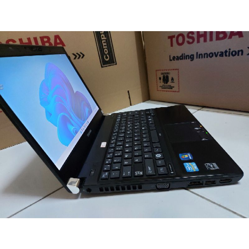 Jual TOSHIBA DYNABOOK R731 | Shopee Indonesia