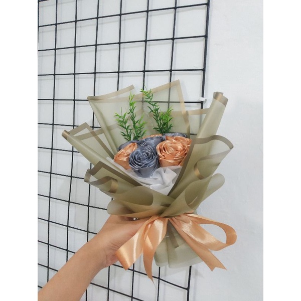 Jual BUKET BUNGA SATIN/BUKET WISUDA/BUKET MURAH | Shopee Indonesia