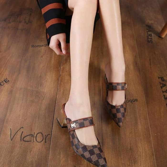 Jual SEPATU HIGH HEELS KERJA HAK TAHU WANITA LV COKLAT | Shopee Indonesia