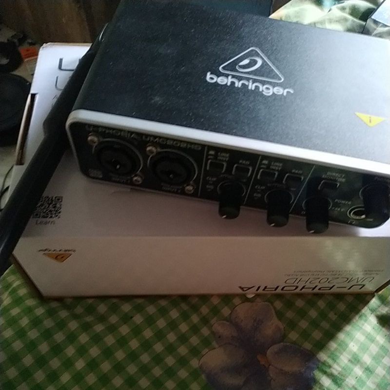 Jual soundcard behringer + mic measurement (custom) | Shopee Indonesia