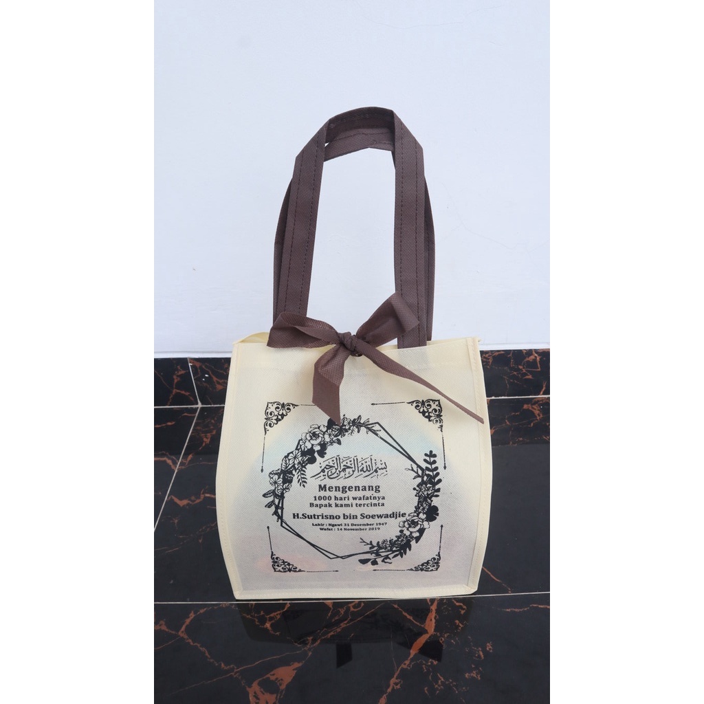 Jual Tas Souvenir Mengenang 1000 Hari Meninggal Kotak Sablon Tali Pita ...
